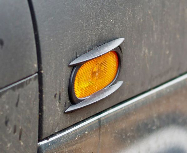 Side Marker Light Guards, MB Sprinter 906 + 907, Set of 6 – Strakkebus.nl