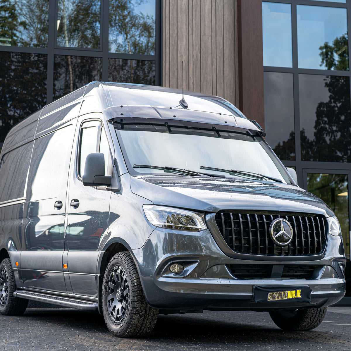 Zonneklep met Led verlichting Mercedes Sprinter 2010 - 2018 – Strakkebus.nl