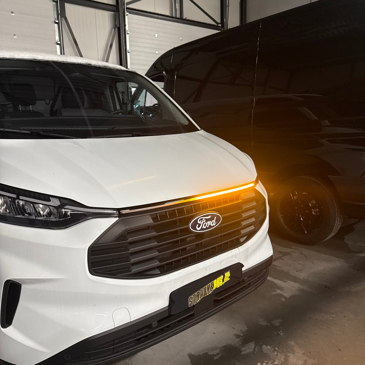 Ford Transit Custom Front Upper Grill met dagrijverlichting 2024 ...